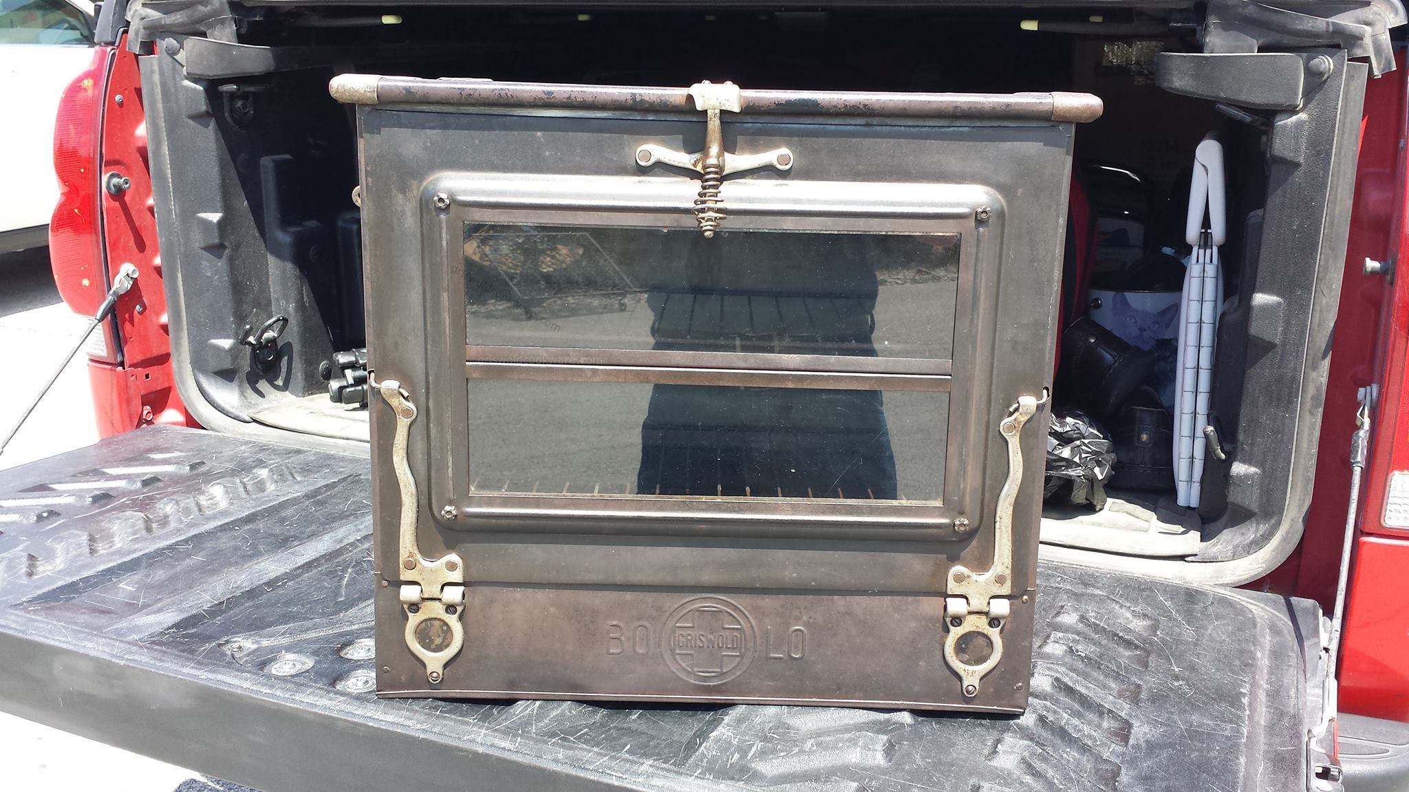 The Griswold Bolo Oven - Griswold Cookware